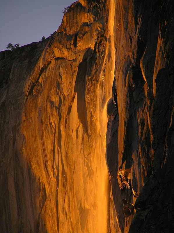 Mesmerizing Yosemite Horsetail Firefall | Amusing Planet
